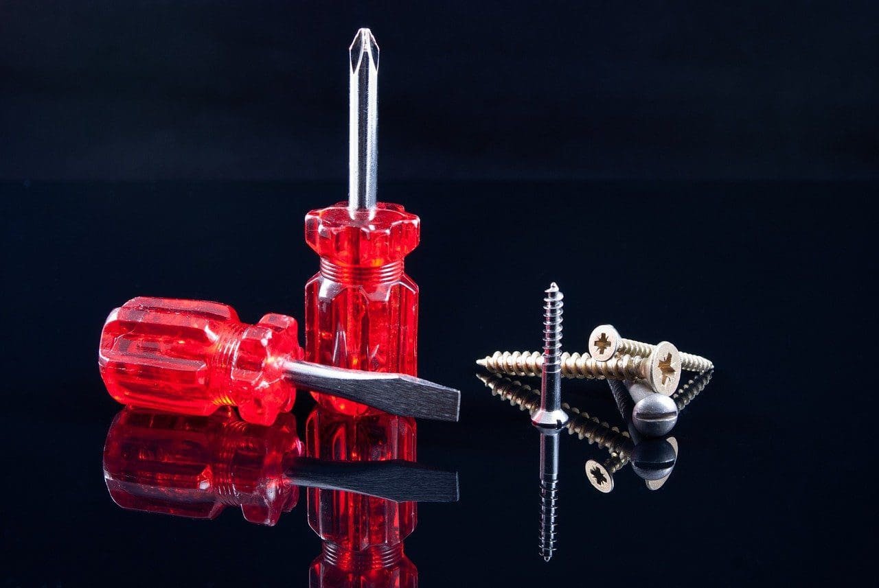 Advantages & Disadvantages of Hand & Power Tools - LifeYourWay
